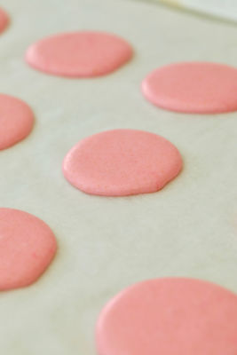 Complete Guide to French Macarons + 7 Common Mistakes (w/ Video)